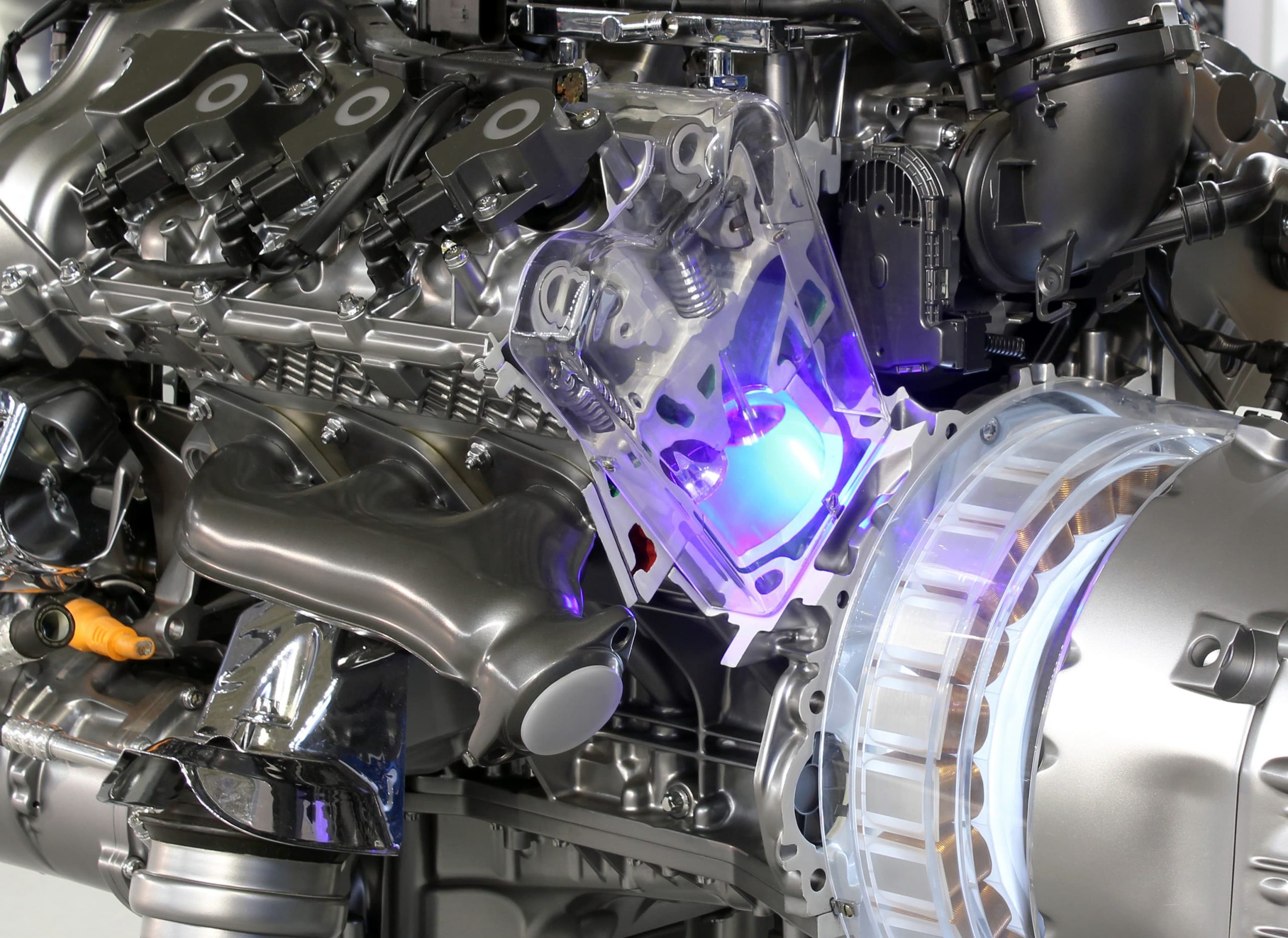 Motore termico anche dopo il 2035, ma solo con e-fuel: l'Italia si ...